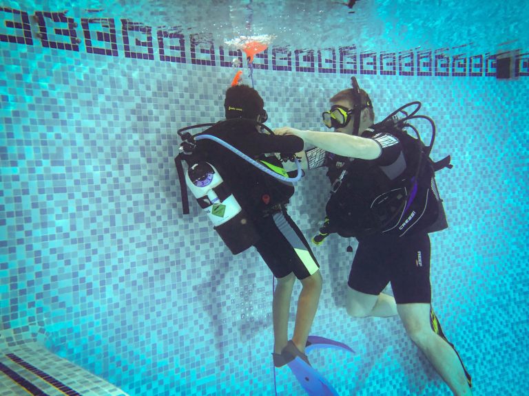 Try scuba diving for children and adults in Leicestershire & Cornwall, UK